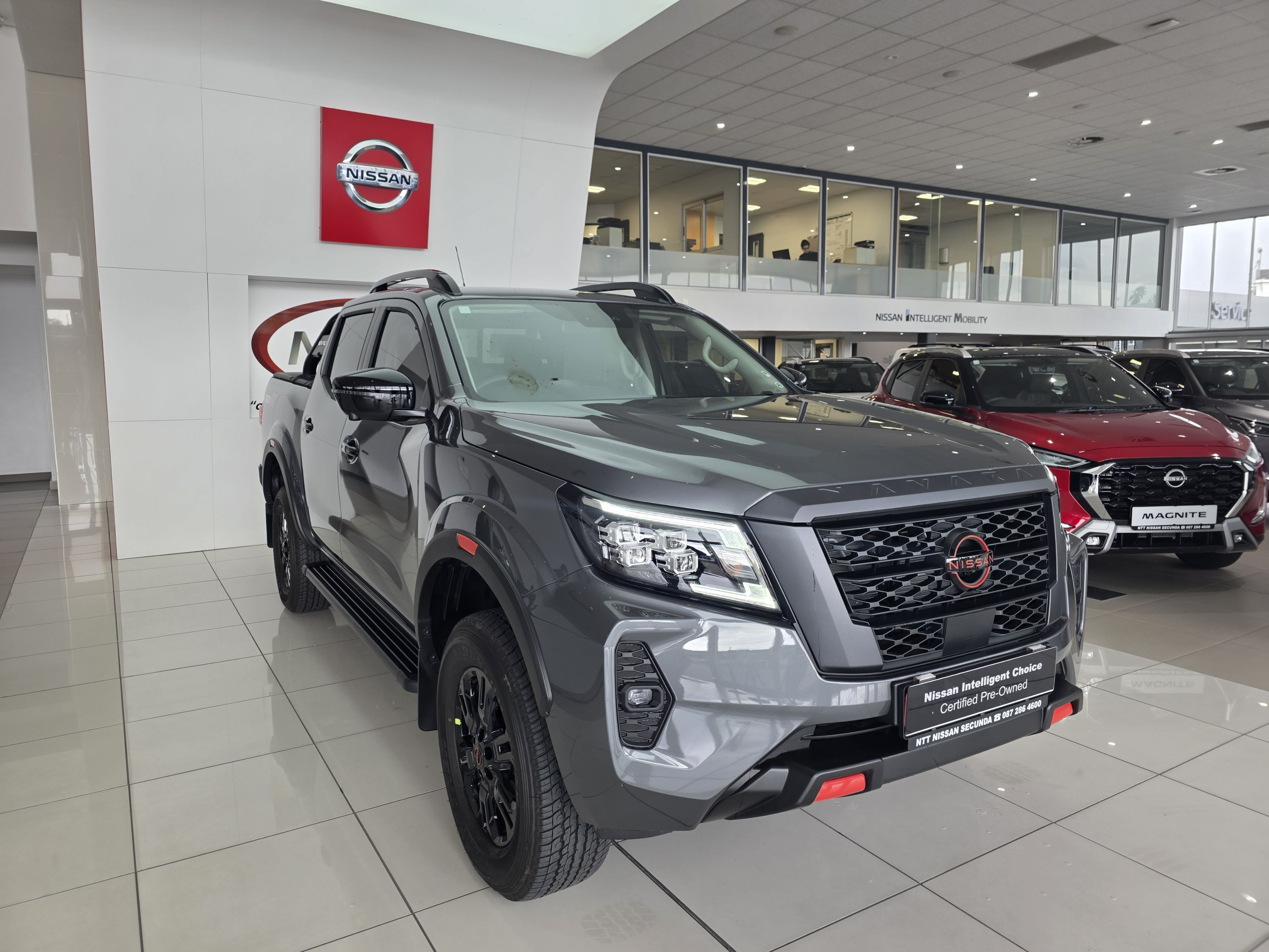 Nissan Navara 2.5 DDTi Pro-4X Double Cab Auto 4x4 for sale in ...