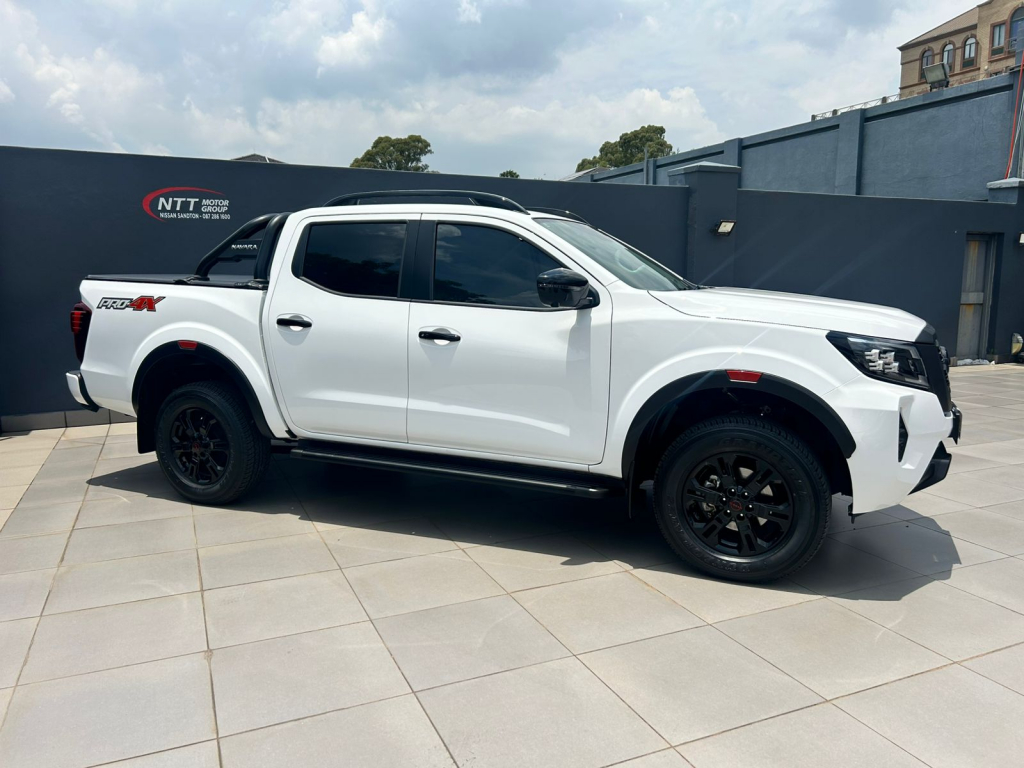 Nissan Navara 2.5 DDTi Pro-4X Double Cab Auto 4x4 for sale in Gauteng ...